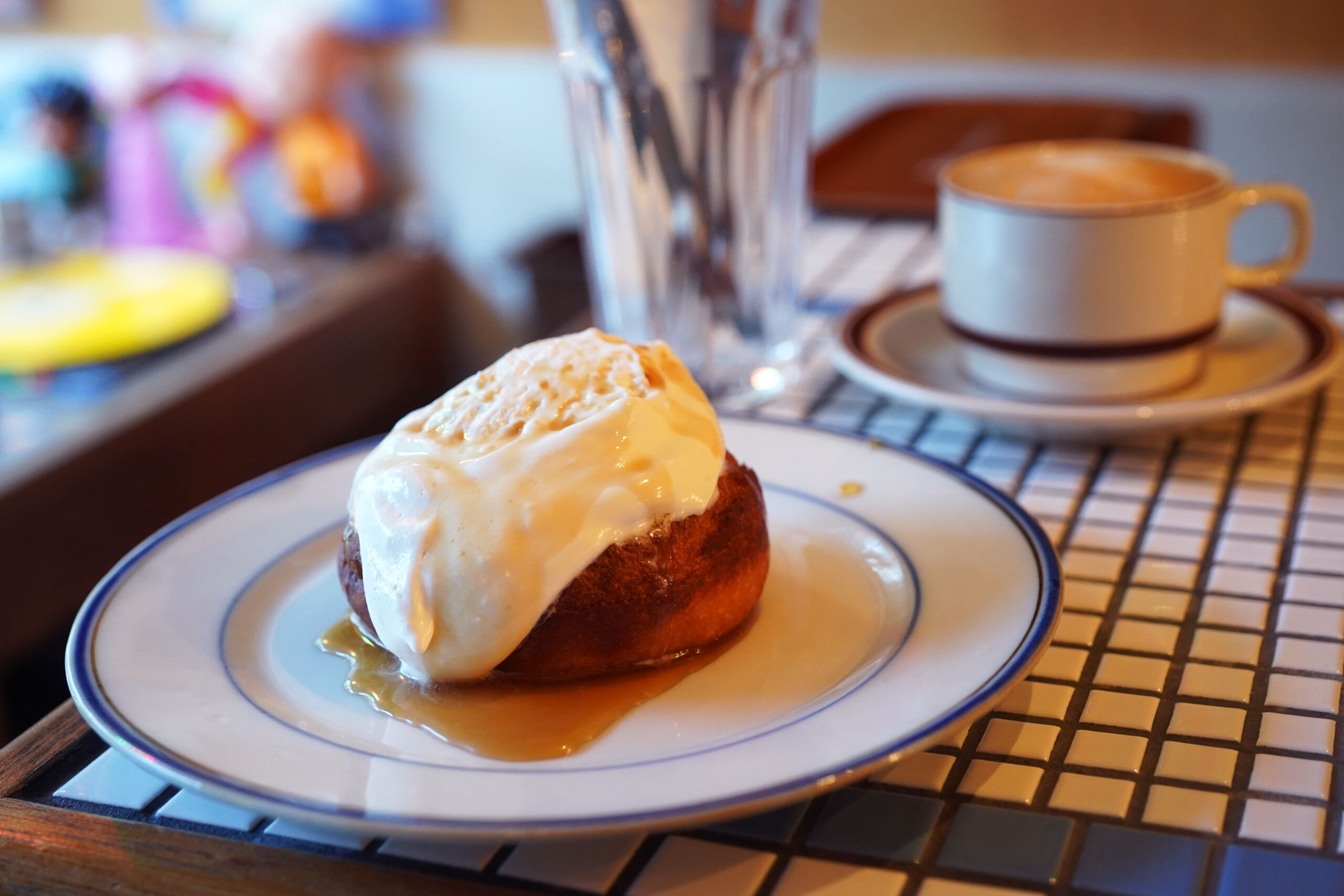 【京都・四条河原町】「GOOD morning record bar（グッドモーニングレコードバー）」もちもちドーナツがおすすめの音楽流れる ...