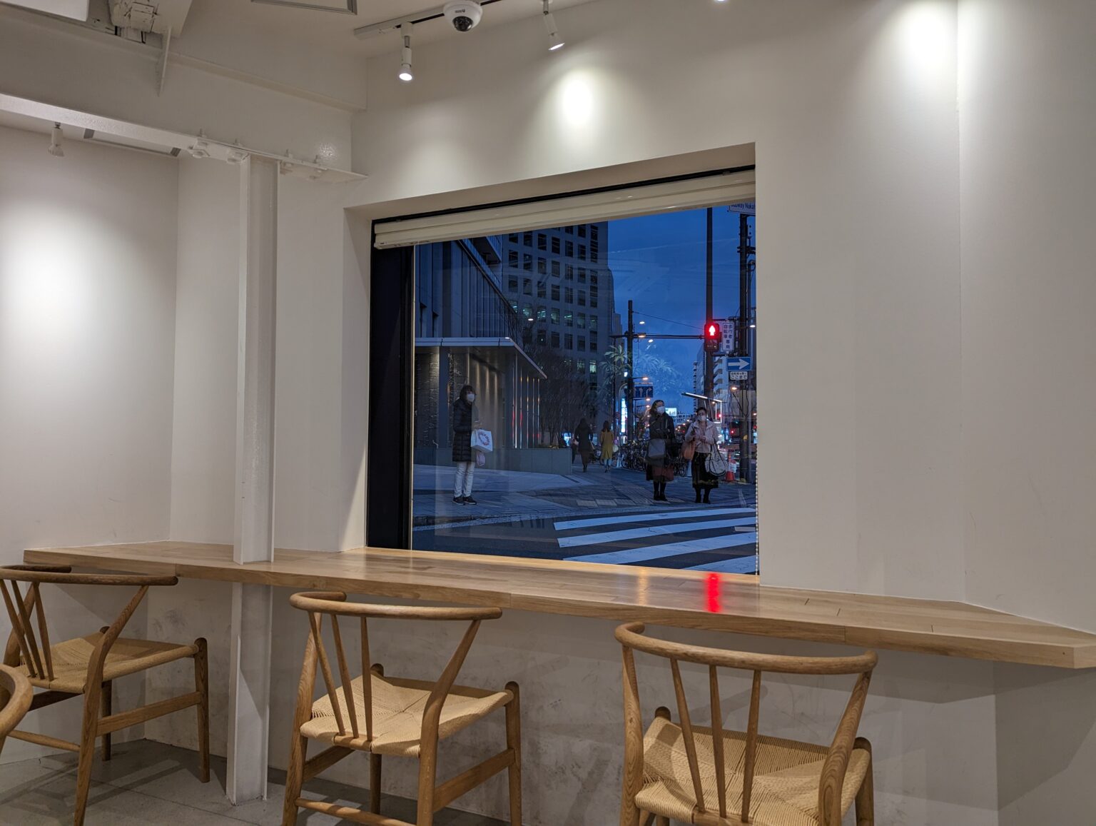 【大阪・中津】「cafe chiharu（カフェチハル）」Wi-Fi、コンセント完備、解放感のある店内でいただけるのは、珍しいカヌレ羊羹 | よっしー@関西グルメの食べ歩き三味