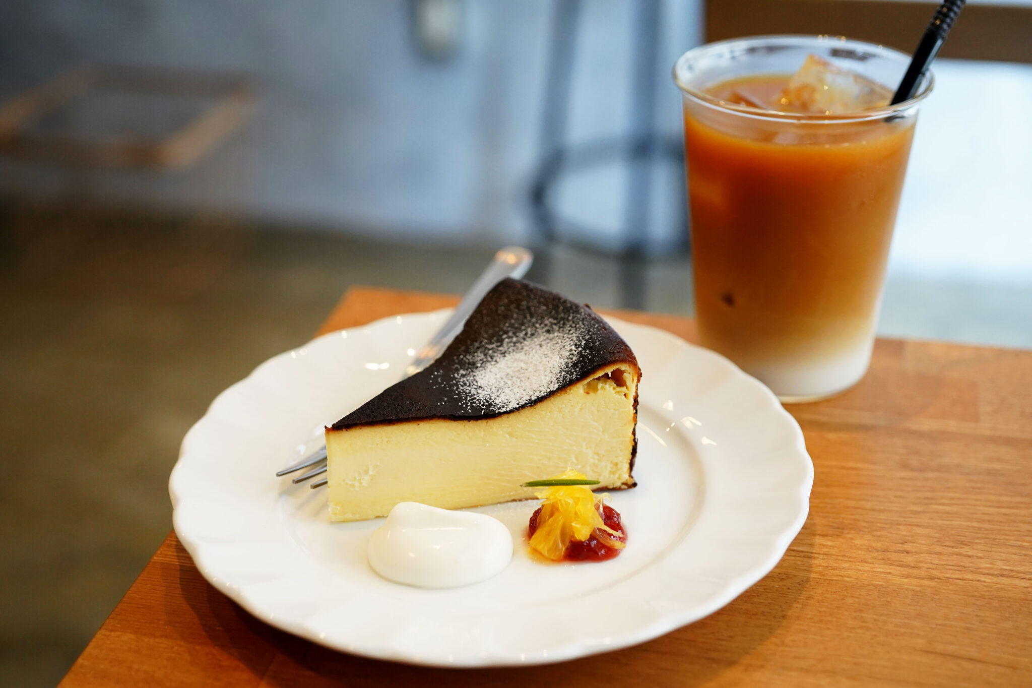 【大阪・阿波座】「CAFE&BAKE ARCA（カフェ & ベイク アルカ）」数種類のこだわりバスクチーズケーキが食べられるスタイリッシュなカフェ | よっしー@関西グルメの食べ歩き三味