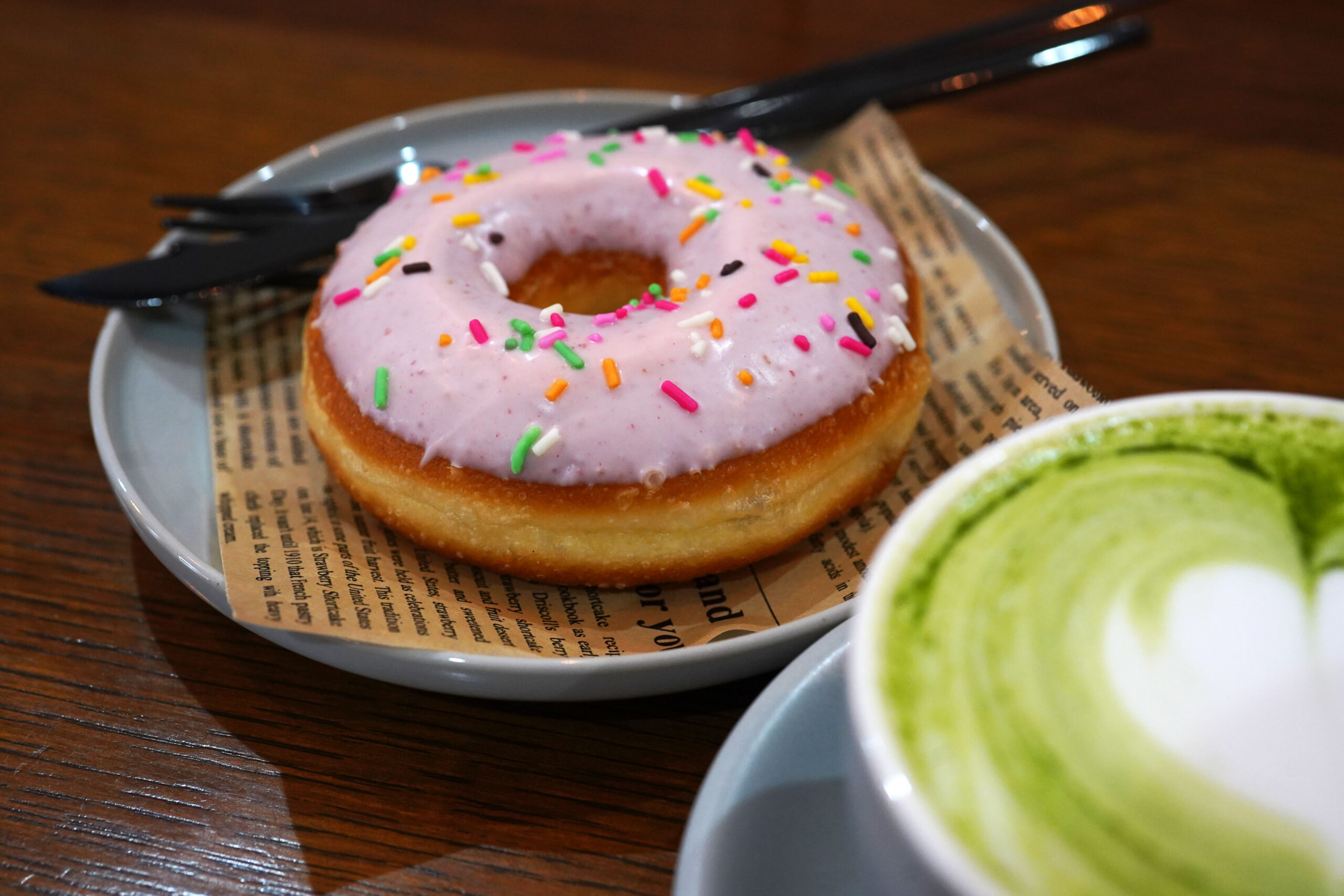 【兵庫・神戸三宮】「Rog cafe（ログ カフェ）」神戸で人気のドーナツとスペシャリティコーヒーが楽しめる | よっしー@関西グルメの食べ歩き三味