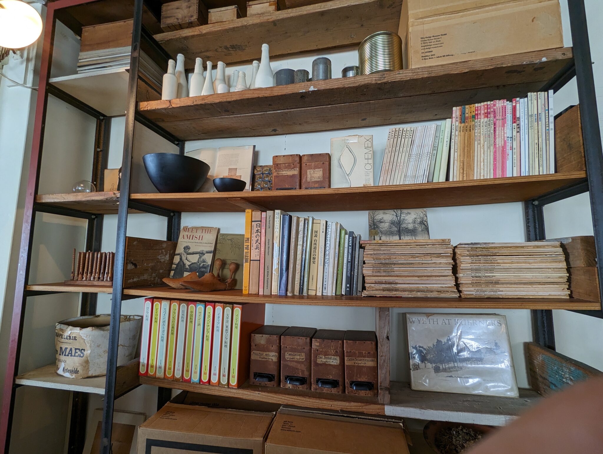 【兵庫・神戸元町】「cafe & bar anthem（カフェ & バー アンセム）」ガーゼに包まれたレアチーズケーキが人気の超隠れ家カフェ ...