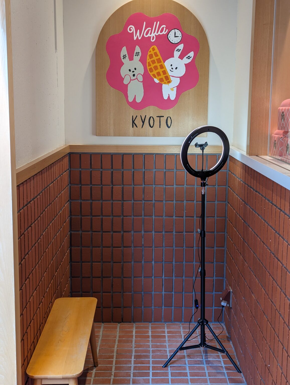 【京都・烏丸御池】「Wafla（ワッフラ）京都店」食べ歩きにおすすめ、フランス産発酵バター香る新感覚のクロッフル | よっしー@関西グルメの ...