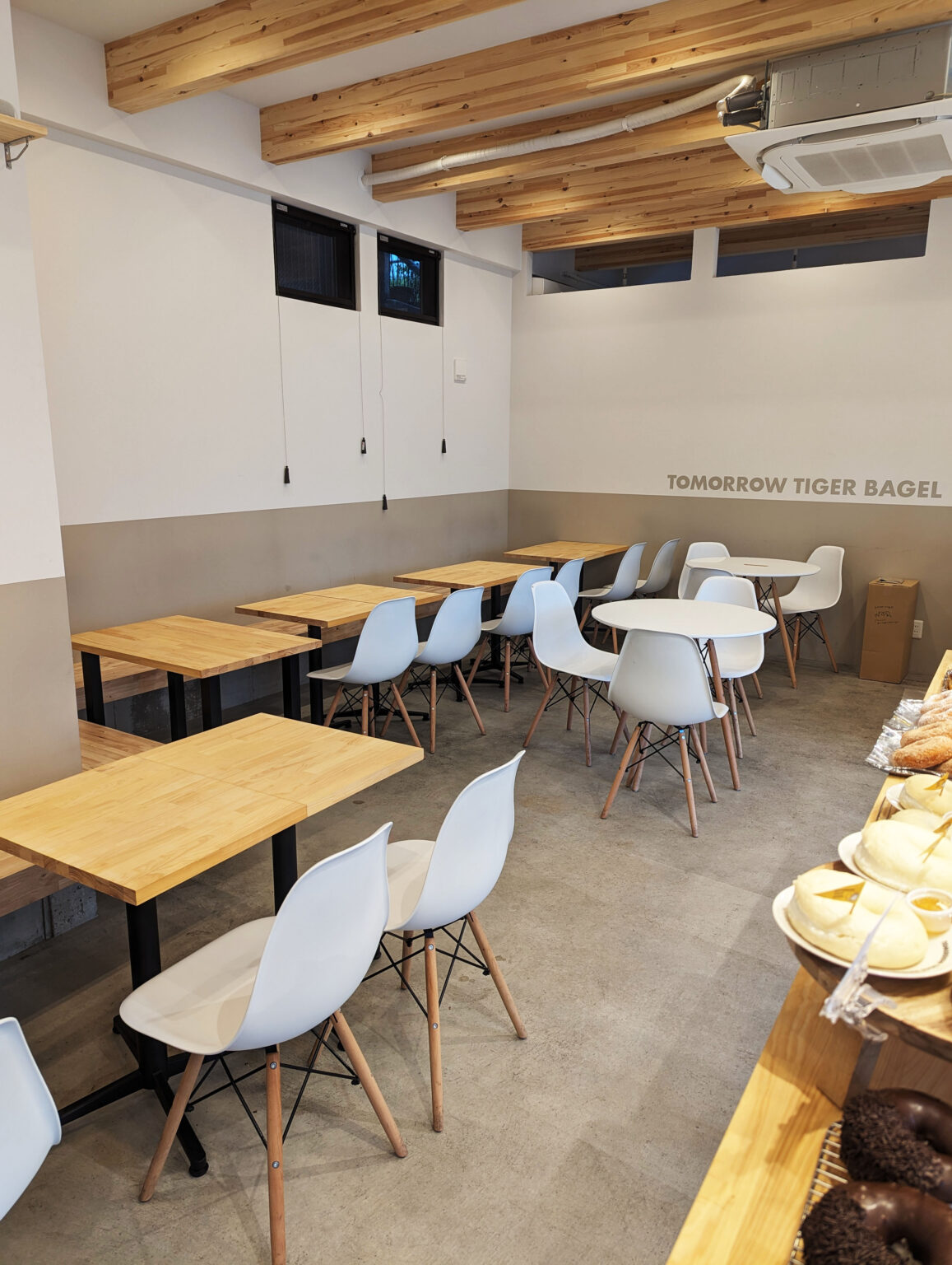 【大阪・鶴橋】「TOMORROW TIGER BAGEL（トゥモロー タイガー ベーグル）」オープン直後から行列の絶えない人気のベーグル専門店 ...