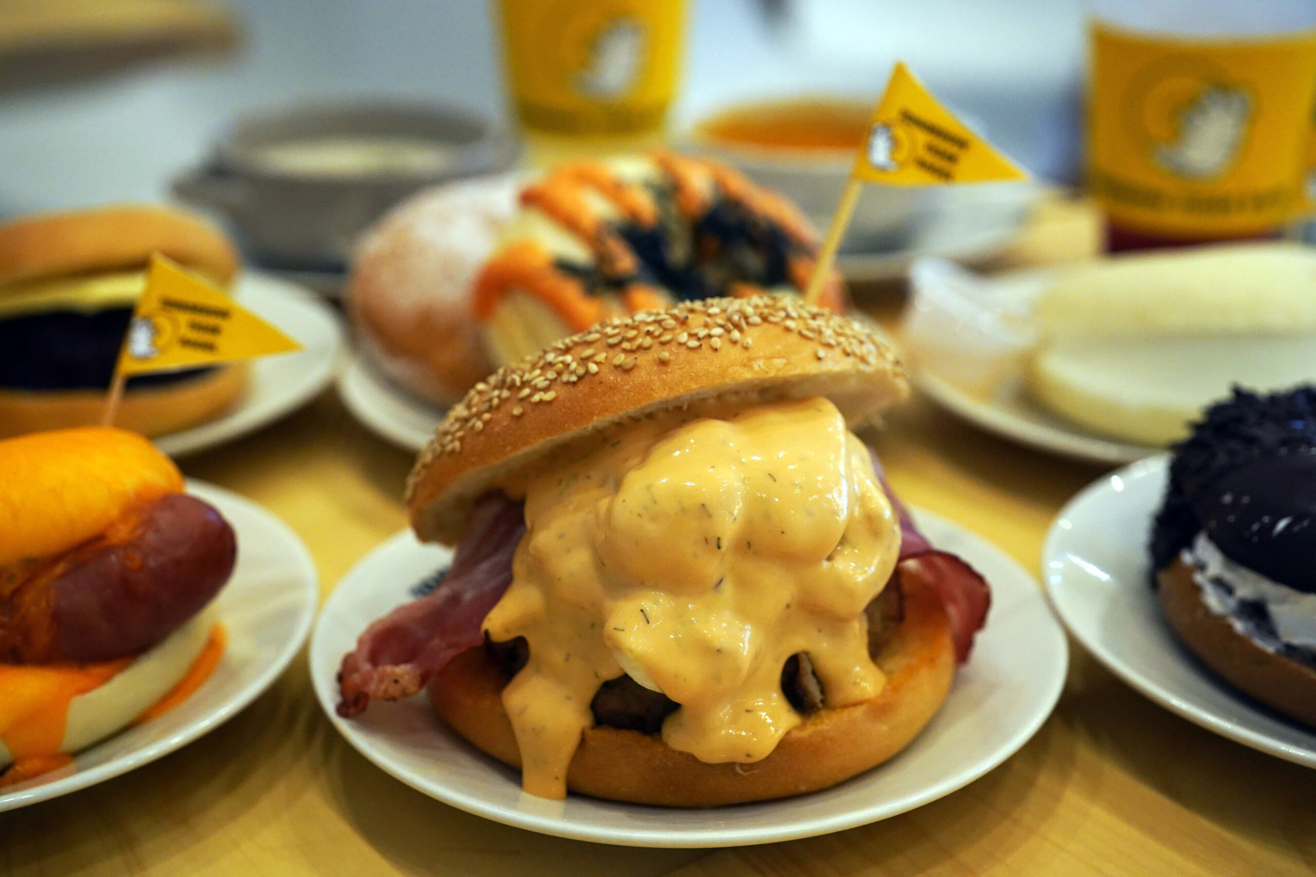 【大阪・鶴橋】「TOMORROW TIGER BAGEL（トゥモロー タイガー ベーグル）」オープン直後から行列の絶えない人気のベーグル専門店 ...