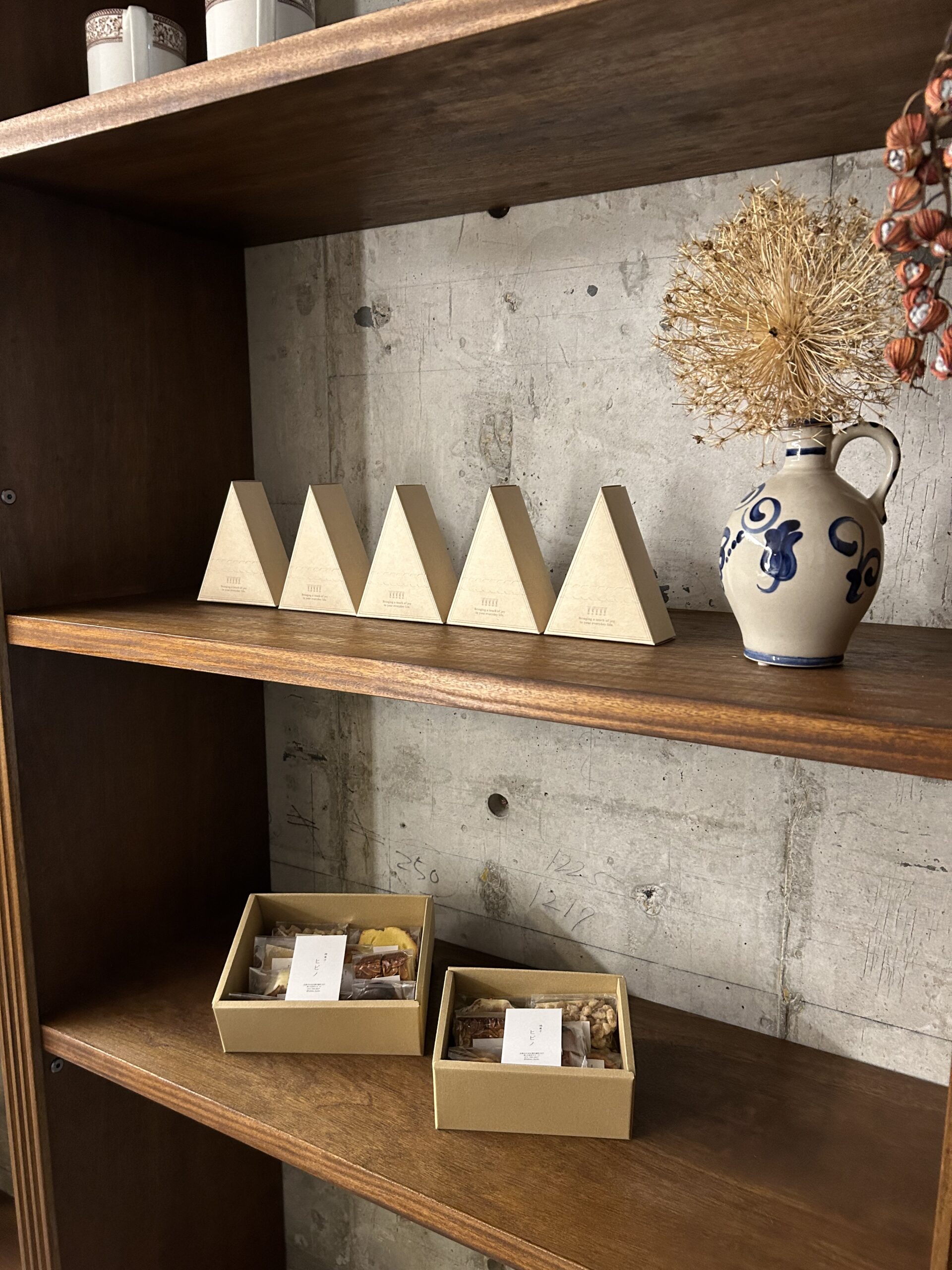 【京都・四条烏丸】「焼菓子ヒビノ」アンティークな雰囲気の中、様々な焼菓子やキッシュに出会える専門店 | よっしー@関西グルメの食べ歩き三味