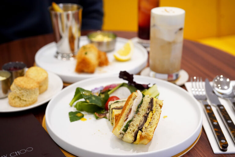 【大阪・梅田】「JIMMY CHOO Cafe（ジミー チュウ カフェ）」ロンドンのアクセサリーブランドが手掛けるカフェが関西初進出 ...